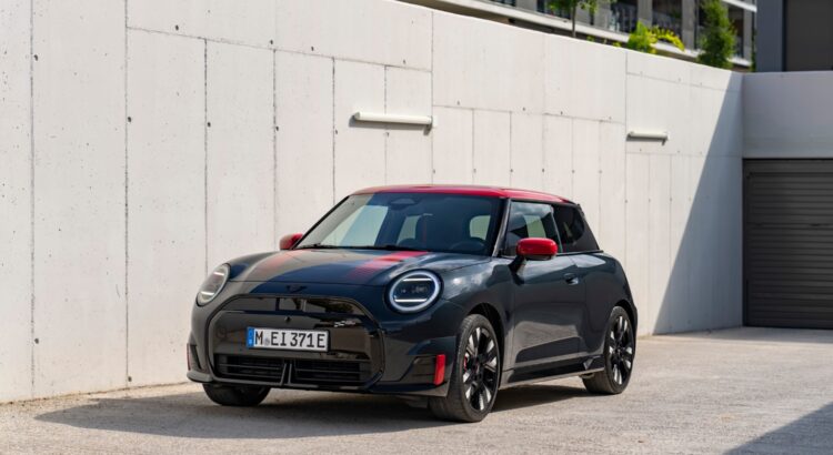 Mini Cooper JCW (2025) : sera-t-elle disponible juste en électrique